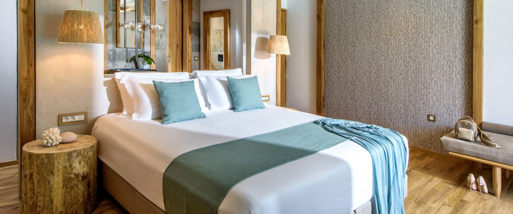 Premium Pool View with an Exterior Jacuzzi - Stella Island